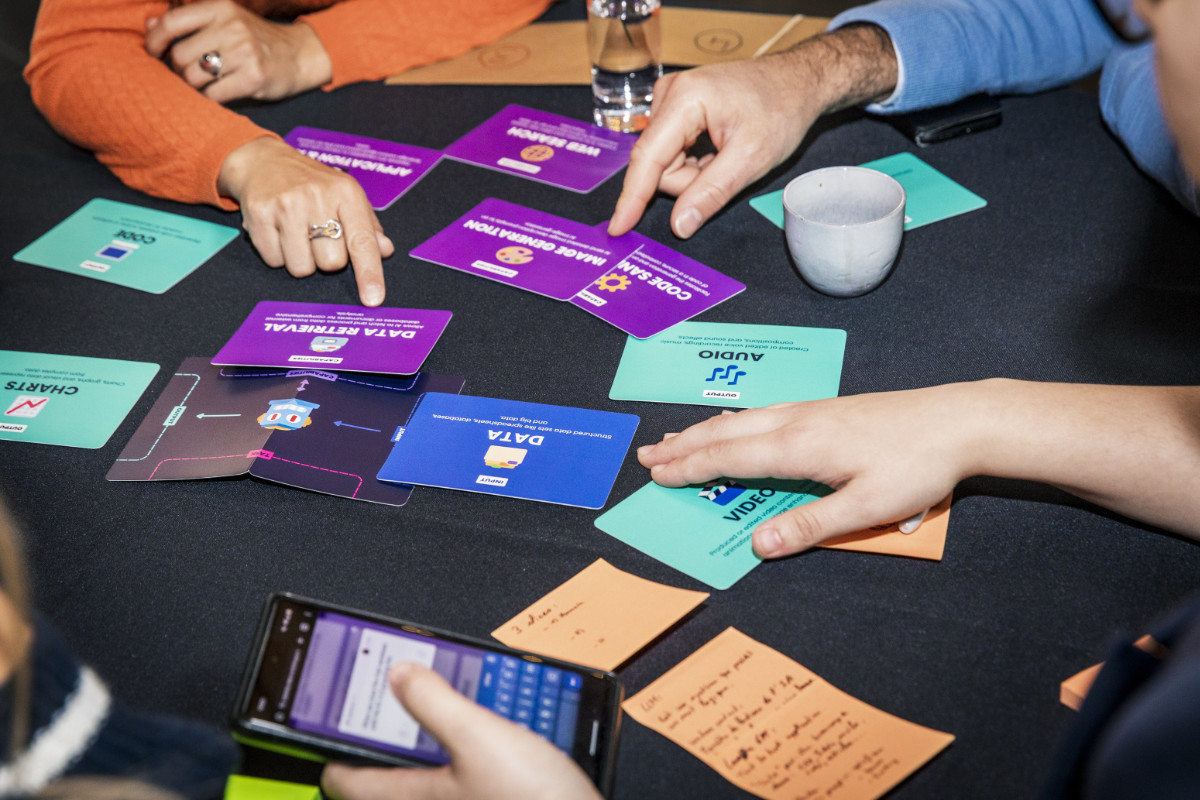 AI Tinkerers' Cards - Teach GenAI With Cards